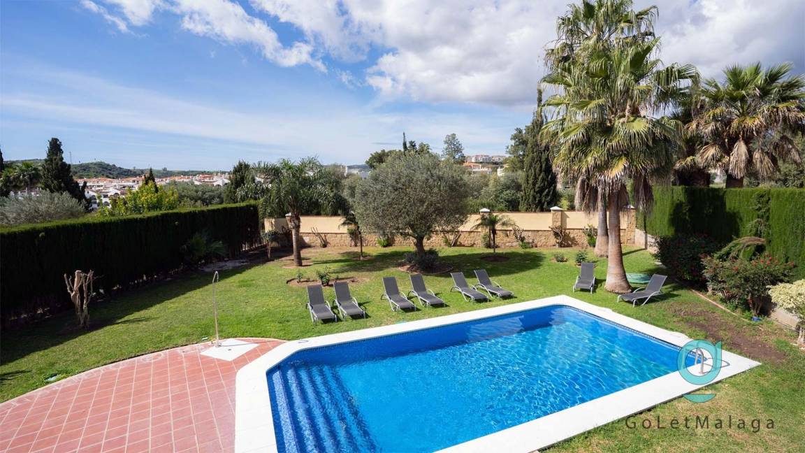 400 M² Villa ∙ 4 Bedrooms ∙ 8 Guests - Mijas