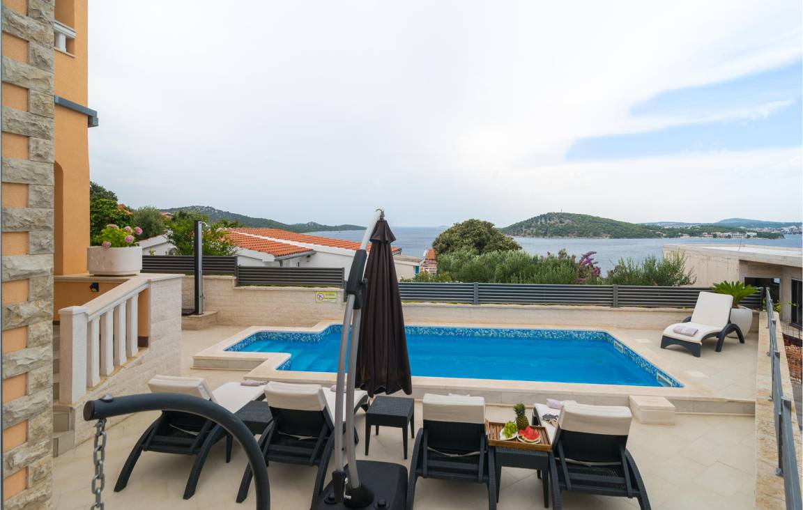 150 M² Ferienhaus ∙ 4 Schlafzimmer ∙ 8 Gäste - Primošten