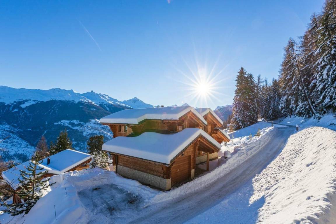 200 M² House ∙ 4 Bedrooms ∙ 8 Guests - Sion