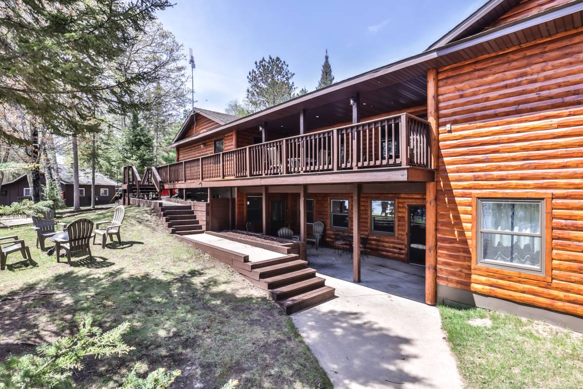 House ∙ 8 Bedrooms ∙ 24 Guests - Wisconsin