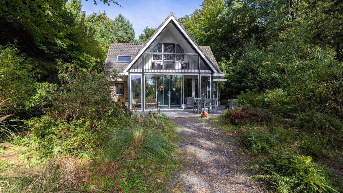 200 M² House ∙ 2 Bedrooms ∙ 4 Guests - Groningen
