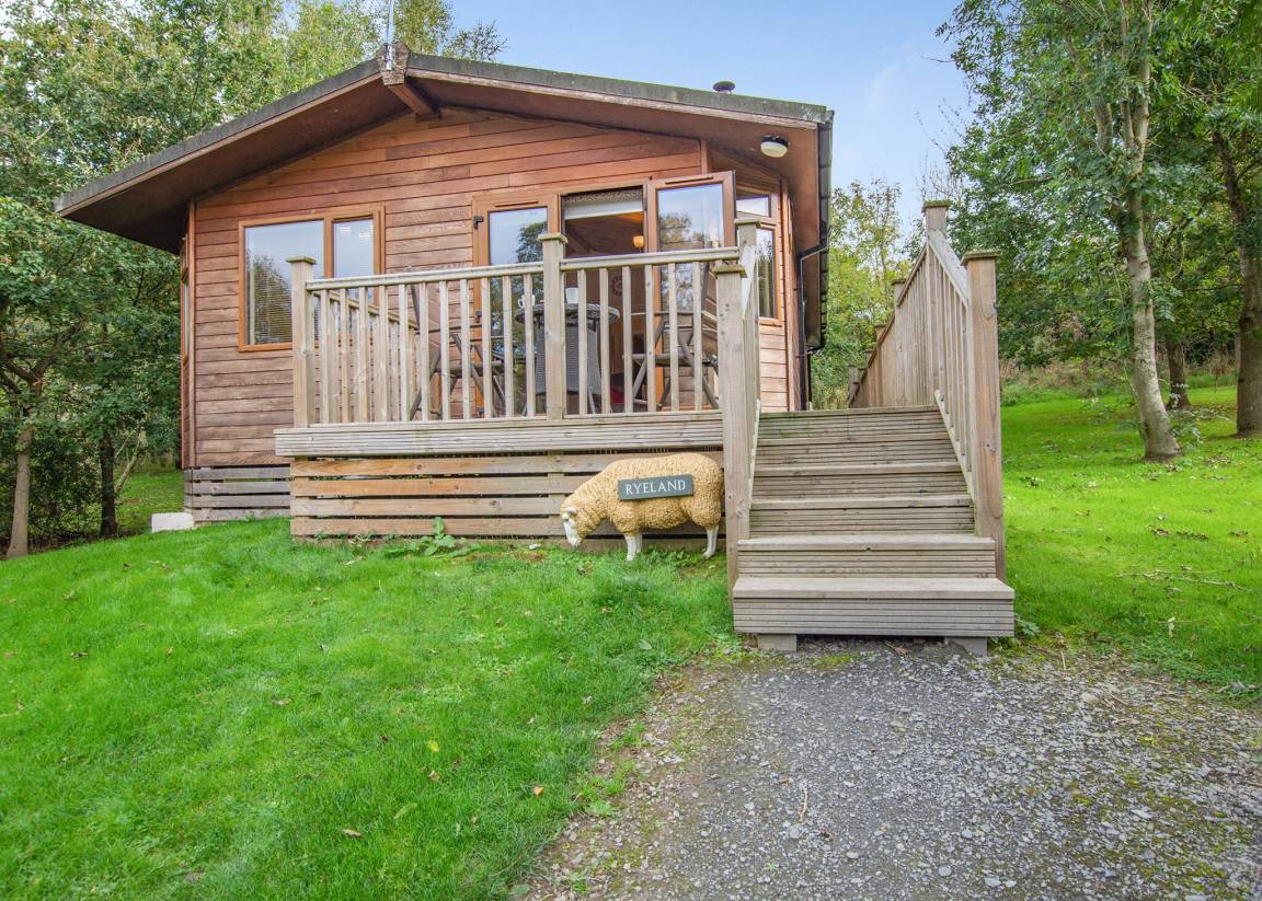 Chalet ∙ 2 Bedrooms ∙ 4 Guests - Cartmel
