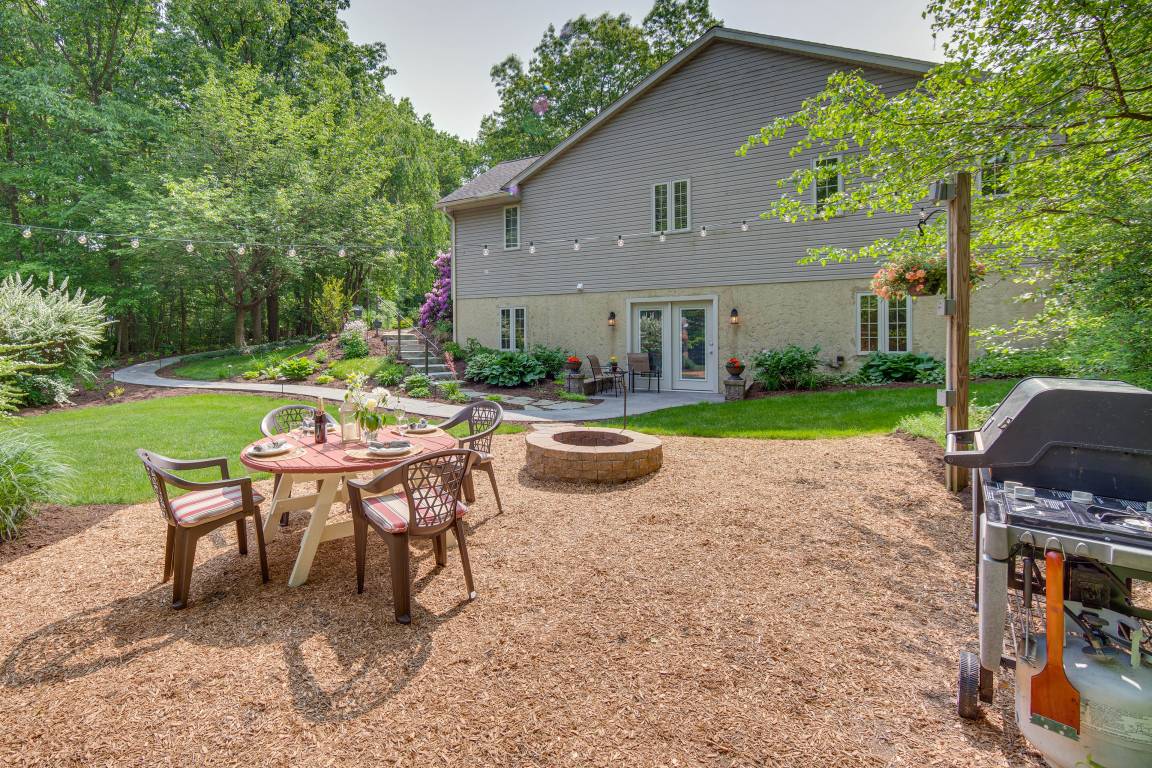 92 M² Apartment ∙ 2 Bedrooms ∙ 8 Guests - Morgantown, PA