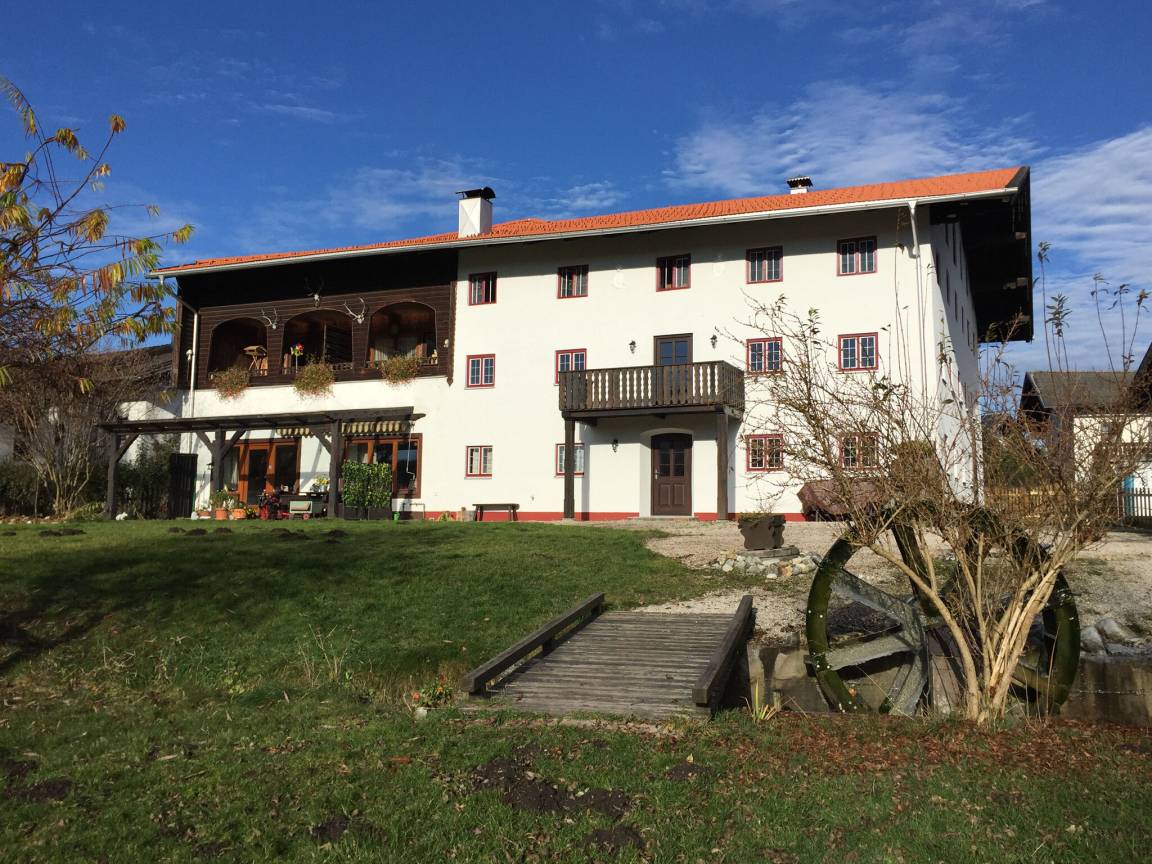 94 M² Ferienwohnung ∙ 1 Schlafzimmer ∙ 2 Gäste - Obing