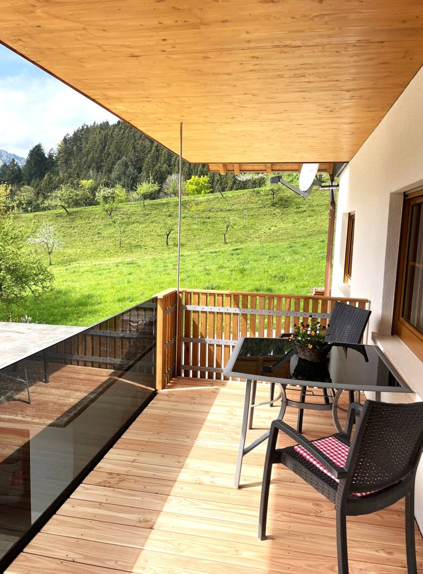 100 M² Ferienwohnung ∙ 2 Schlafzimmer ∙ 6 Gäste - Simonswald