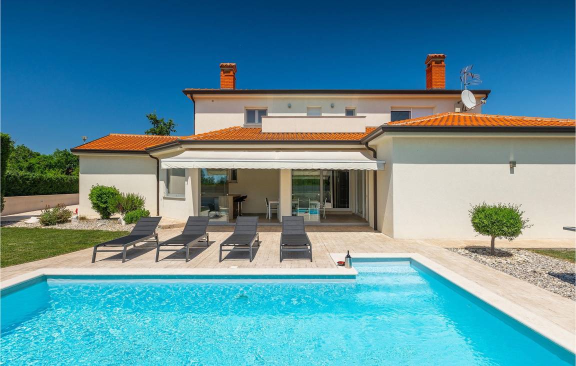 200 M² House ∙ 3 Bedrooms ∙ 6 Guests - Poreč