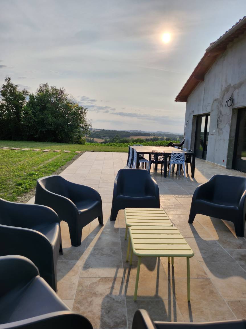 300 M² Maison De Vacances ∙ 5 Chambres ∙ 14 Personnes - L'Isle-Jourdain