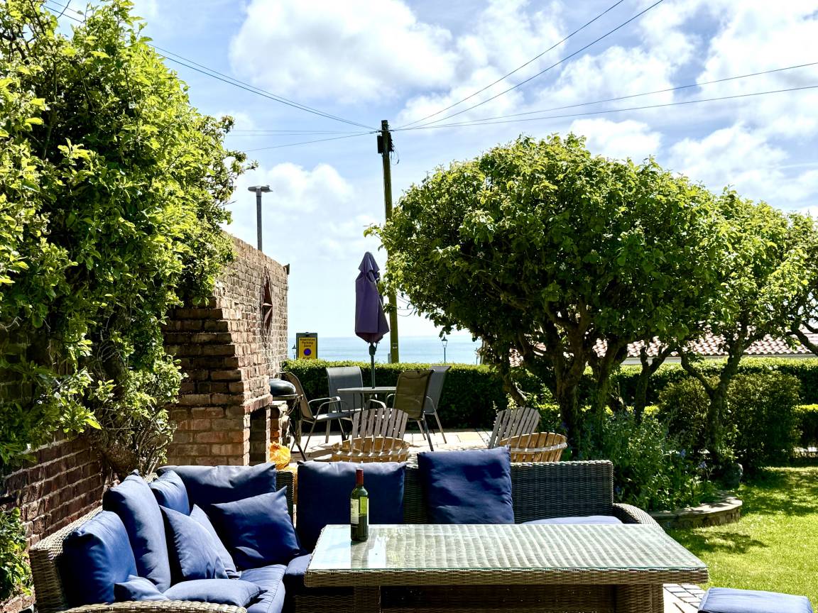 Cottage ∙ 4 Bedrooms ∙ 8 Guests - Flamborough