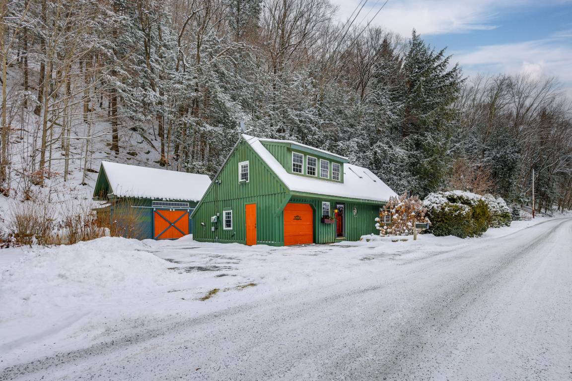 117 M² House ∙ 2 Bedrooms ∙ 4 Guests - Manchester, VT