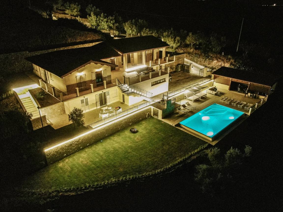 255 M² Villa ∙ 5 Habitaciones ∙ 16 Huéspedes - Catanzaro
