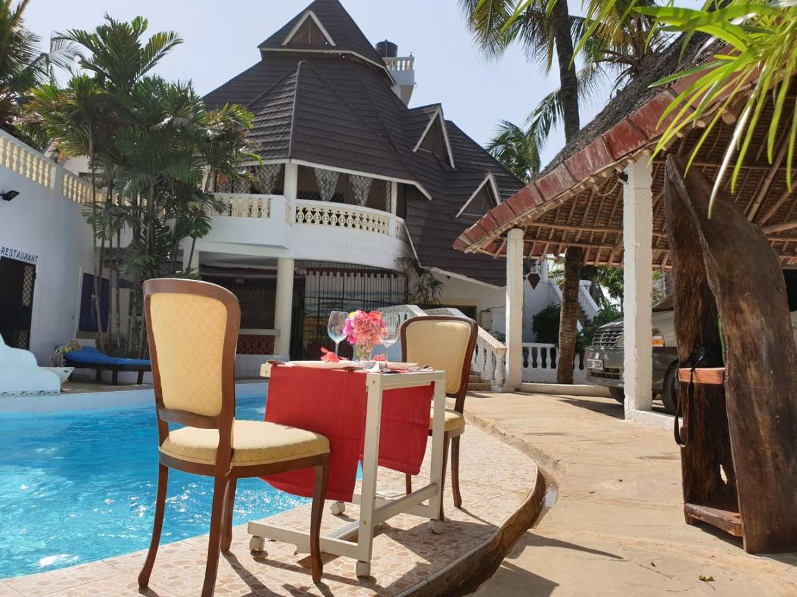 House ∙ 3 Bedrooms ∙ 8 Guests - Diani Beach