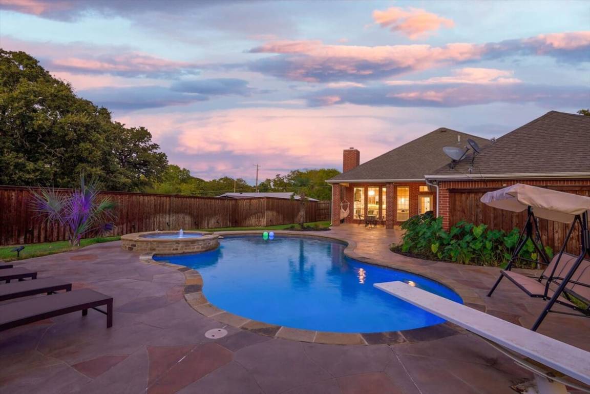 246 M² House ∙ 5 Bedrooms ∙ 16 Guests - Dallas, TX