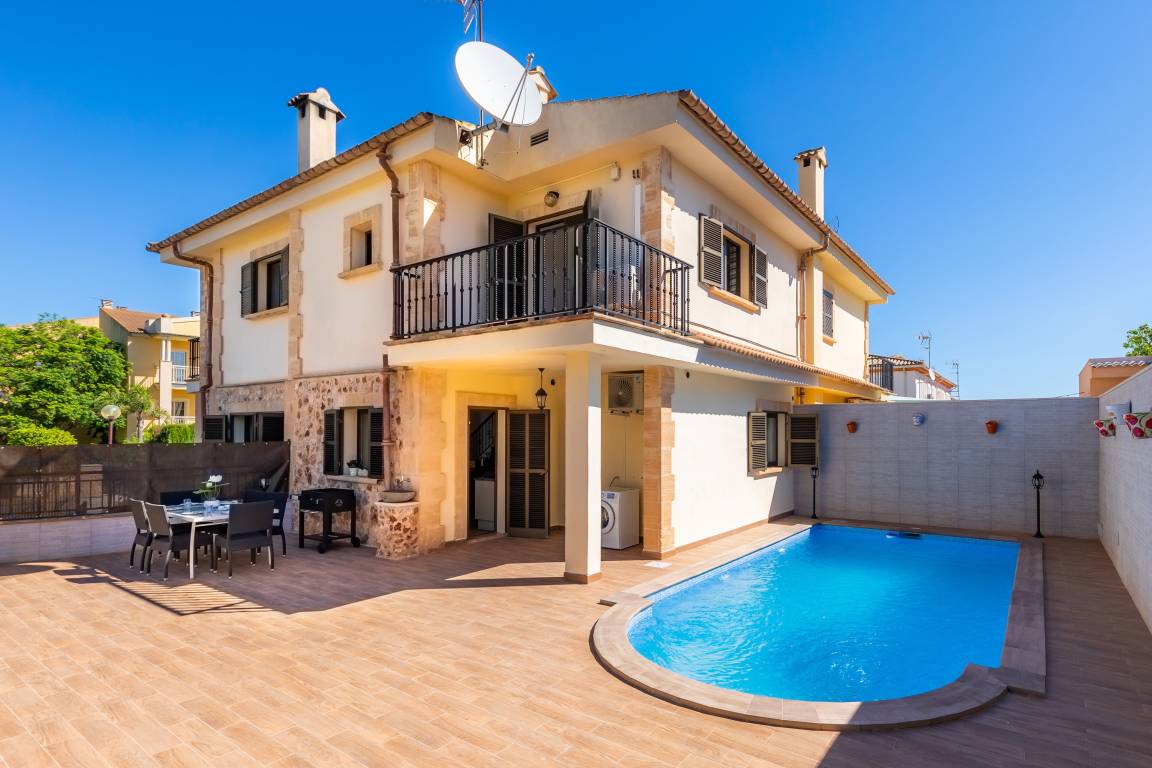 190 M² Huis ∙ 3 Slaapkamers ∙ 6 Gasten - Can Picafort