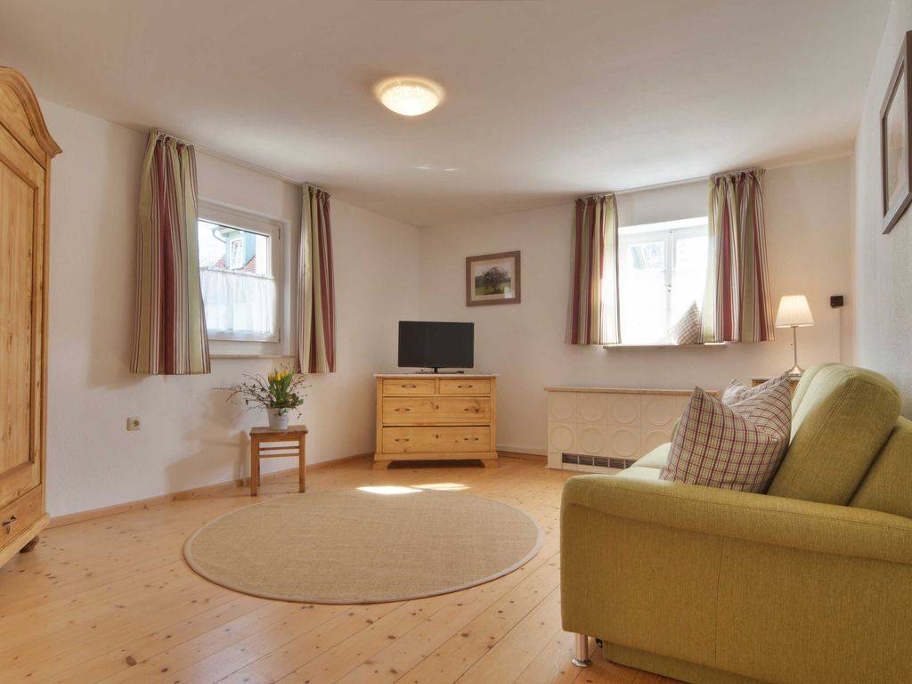 80 M² Ferienwohnung ∙ 1 Schlafzimmer ∙ 4 Gäste - Egloffstein