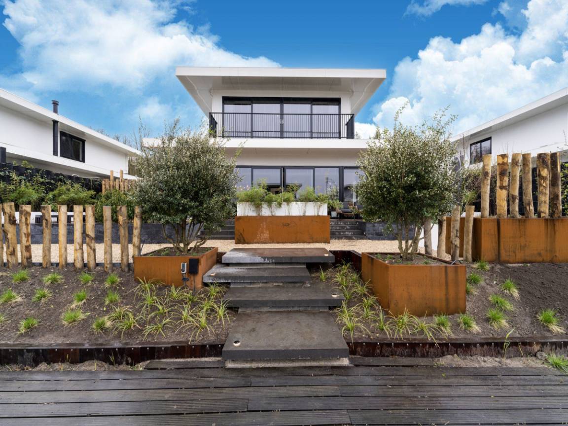 228 M² Ferienhaus ∙ 4 Schlafzimmer ∙ 8 Gäste - Zeewolde