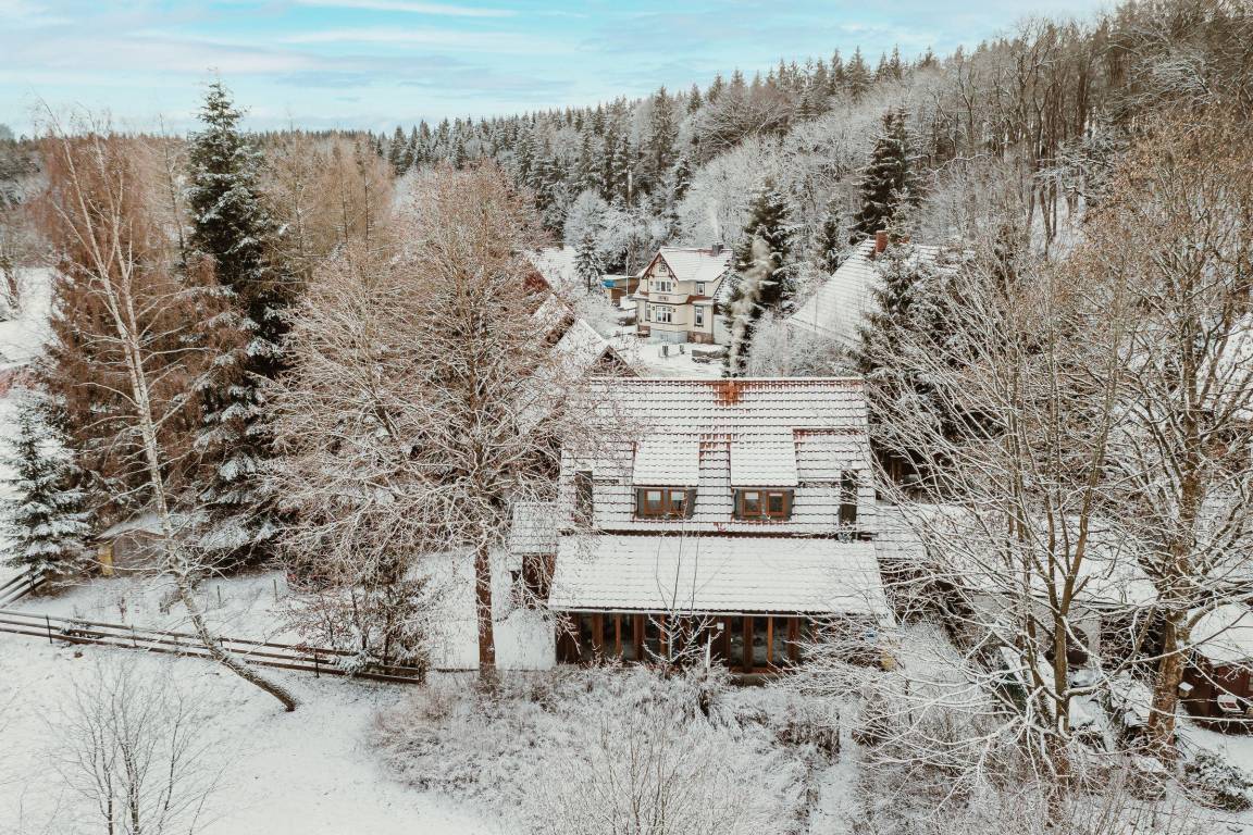 100 M² Ferienhaus ∙ 4 Schlafzimmer ∙ 8 Gäste - Elend