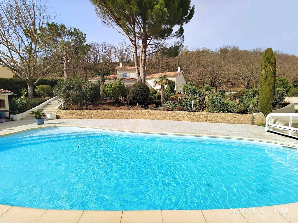 215 M² Gîte ∙ 6 Chambres ∙ 15 Personnes - Romans-sur-Isère