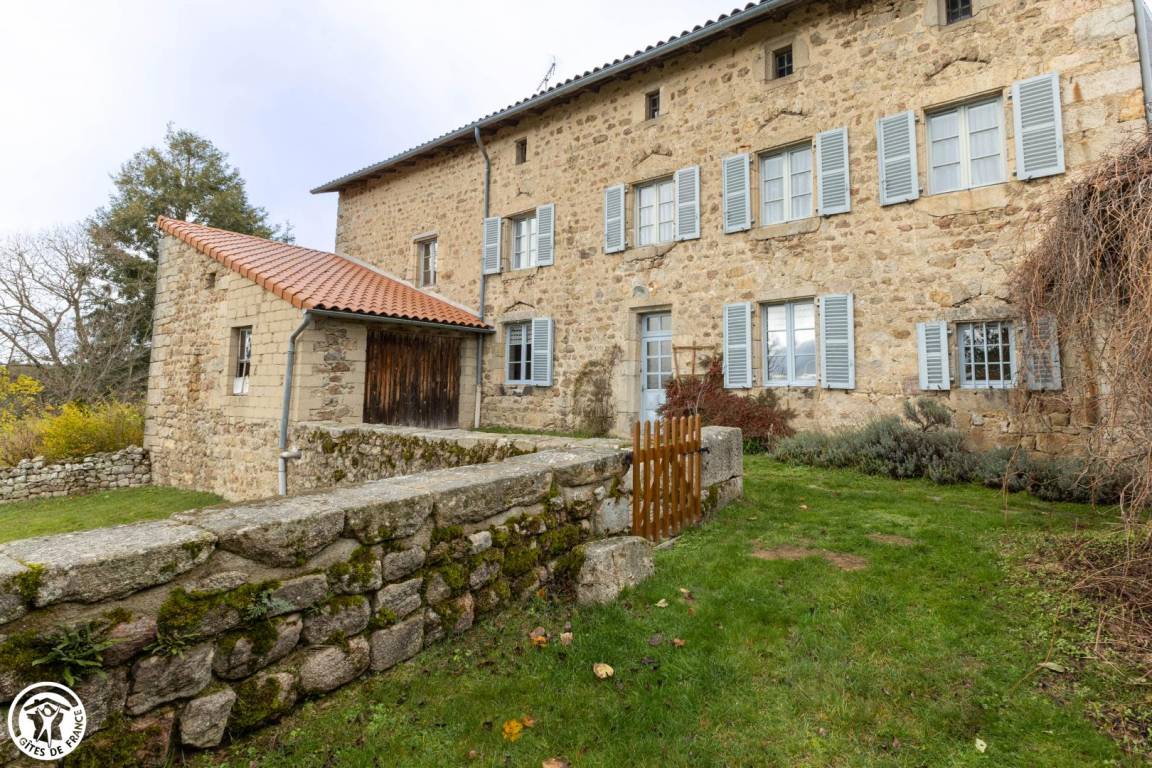 110 M² Gîte ∙ 2 Chambres ∙ 5 Personnes - Auvergne