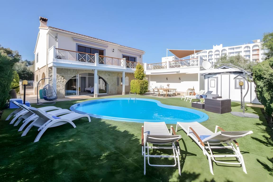 260 M² Ferienhaus ∙ 6 Schlafzimmer ∙ 12 Gäste - Cala Murada