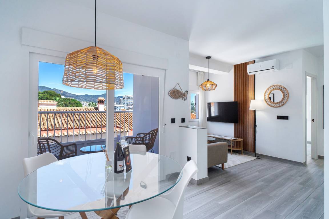 80 M² Apartamento ∙ 2 Habitaciones ∙ 4 Huéspedes - Nerja