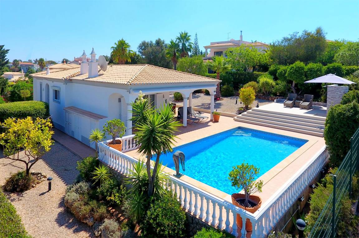 150 M² Villa ∙ 2 Bedrooms ∙ 4 Guests - Ferragudo