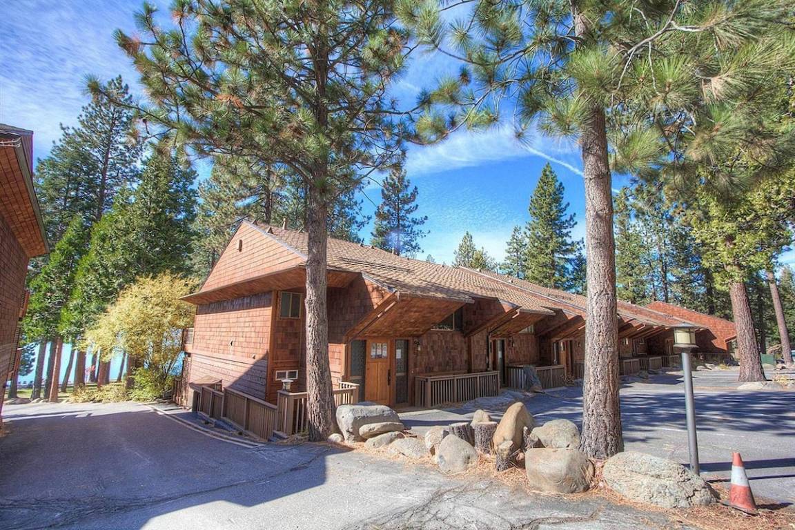 167 M² Condo ∙ 4 Bedrooms ∙ 8 Guests - Kings Beach, CA