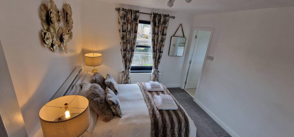 75 M² Apartment ∙ 2 Bedrooms ∙ 5 Guests - Kirkcaldy