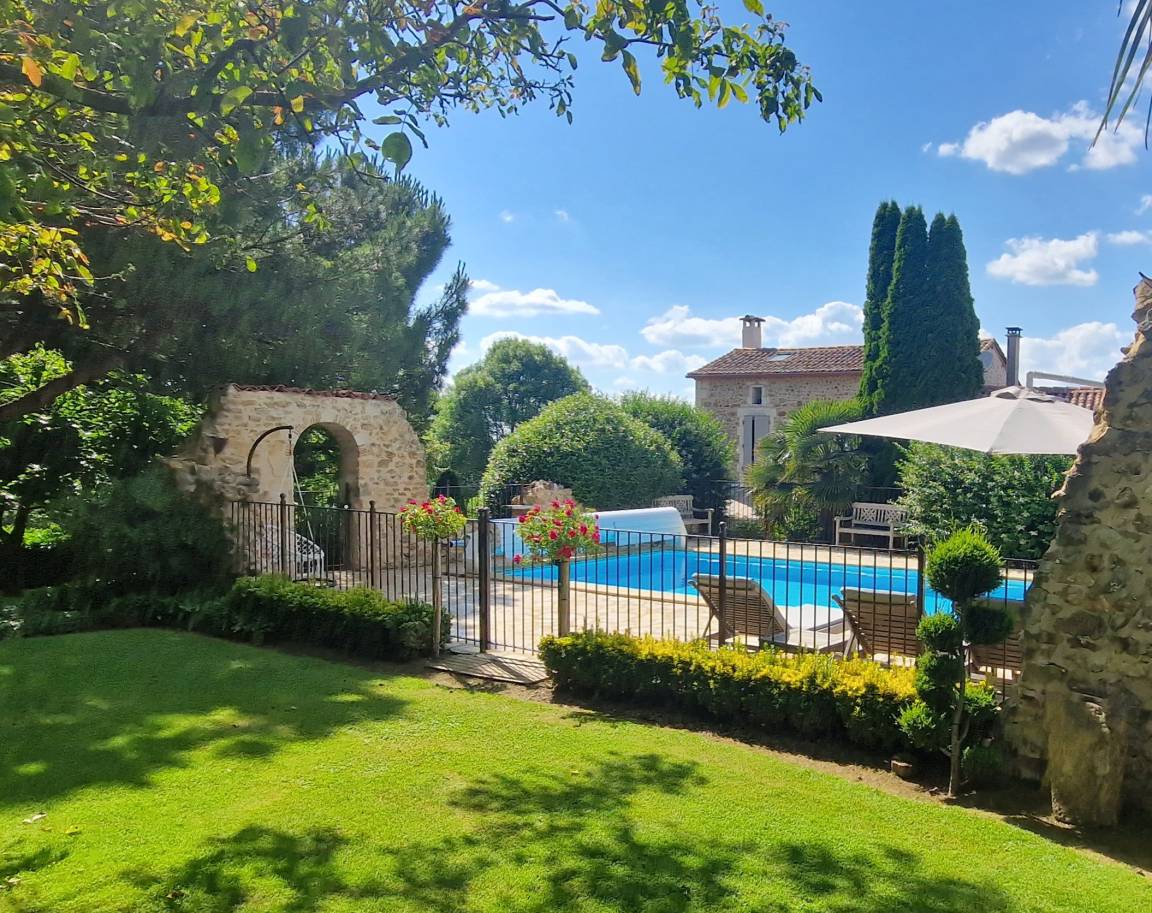 80 M² Appartement ∙ 1 Slaapkamer ∙ 2 Gasten - La Rochefoucauld