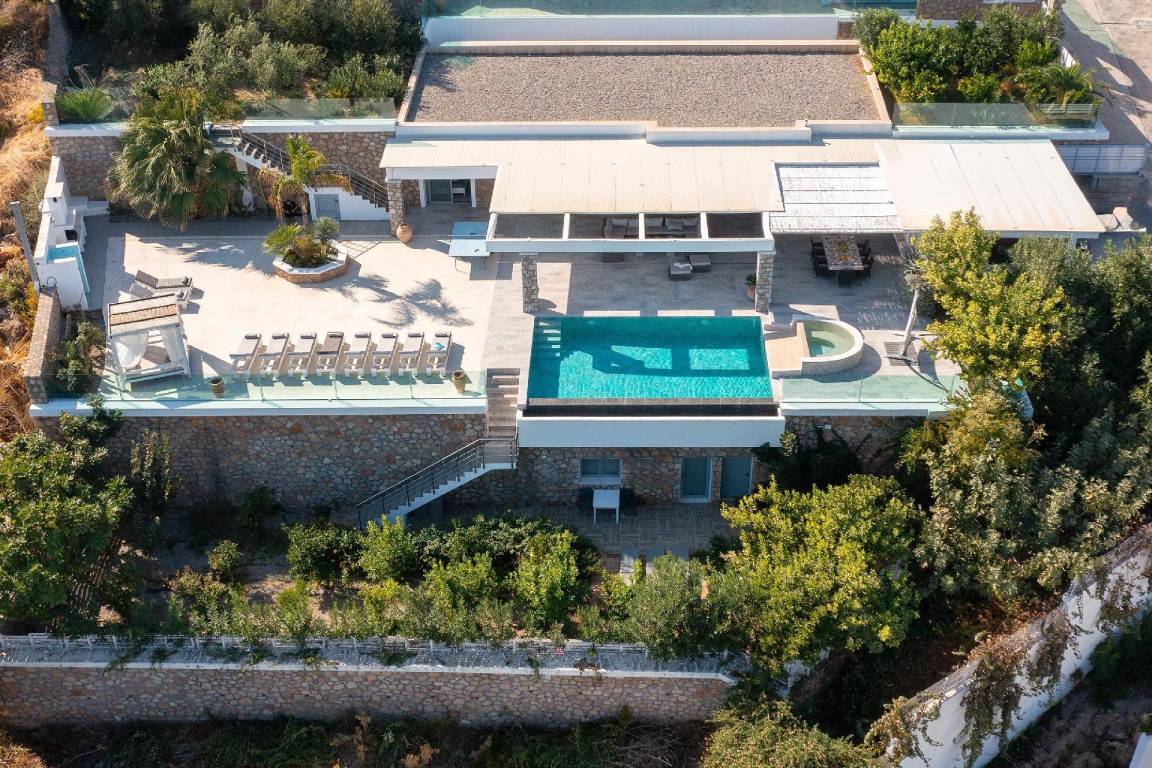 170 M² Hus ∙ 5 Sovrum ∙ 12 Gäster - Lindos