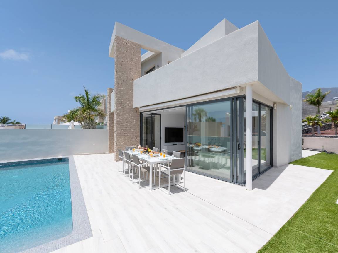 Villa ∙ 3 Bedrooms ∙ 6 Guests - Adeje