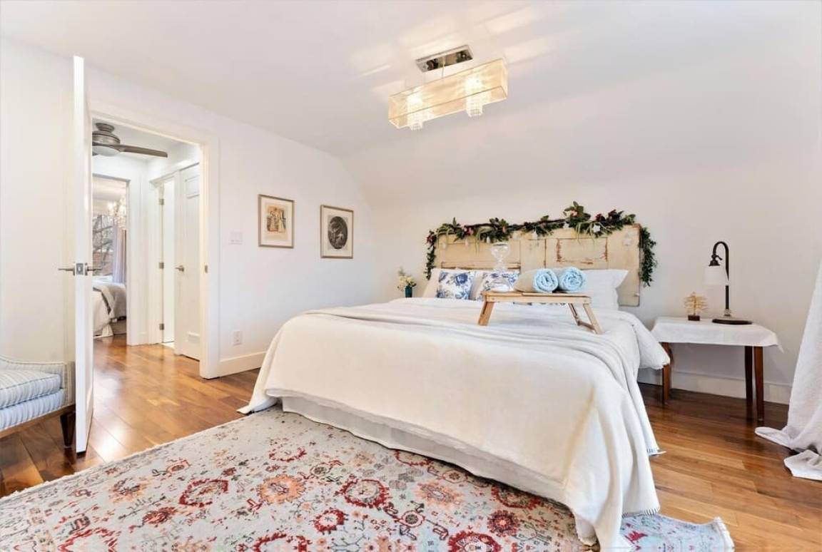 House ∙ 2 Bedrooms ∙ 4 Guests - Burlington