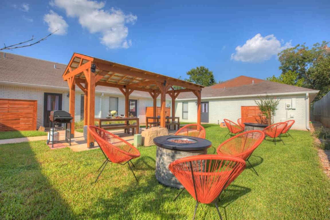 House ∙ 2 Bedrooms ∙ 4 Guests - Fredericksburg, TX
