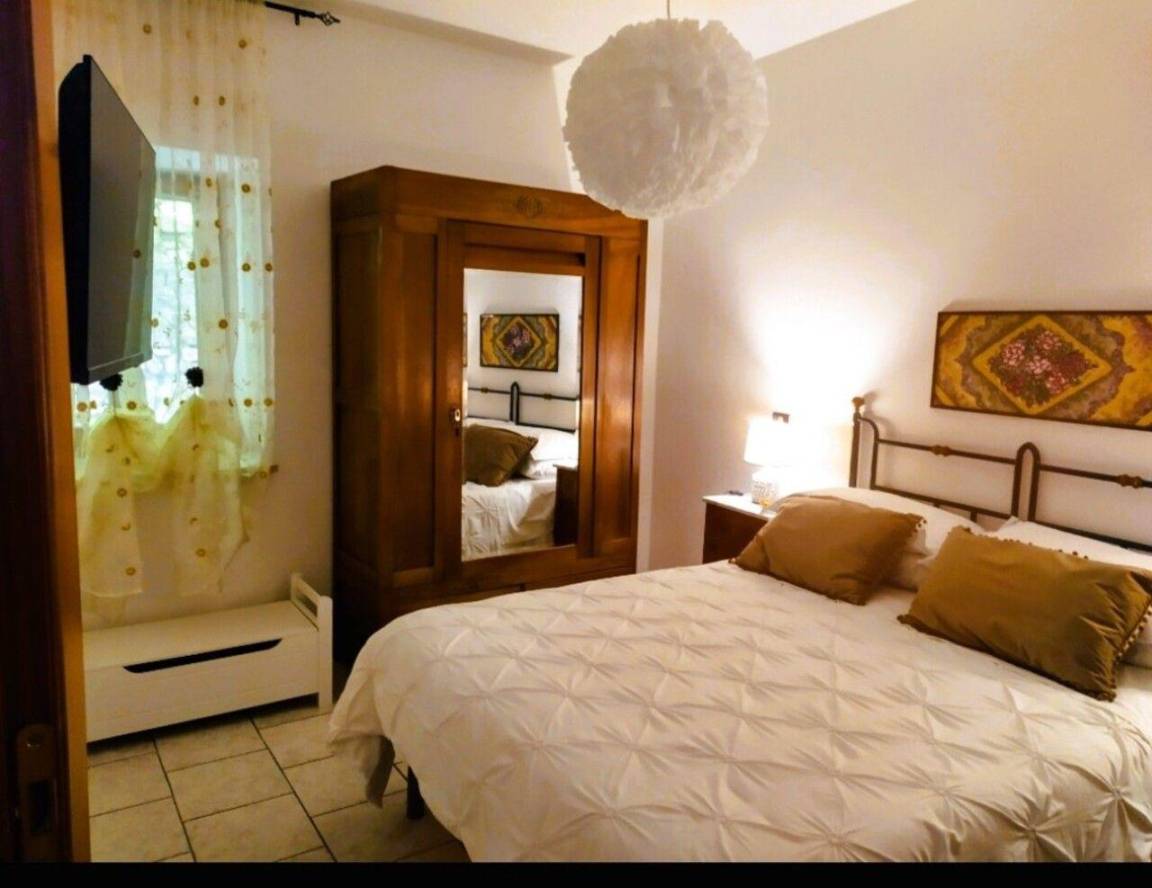 76 M² Apartamento ∙ 2 Habitaciones ∙ 4 Huéspedes - Spoleto