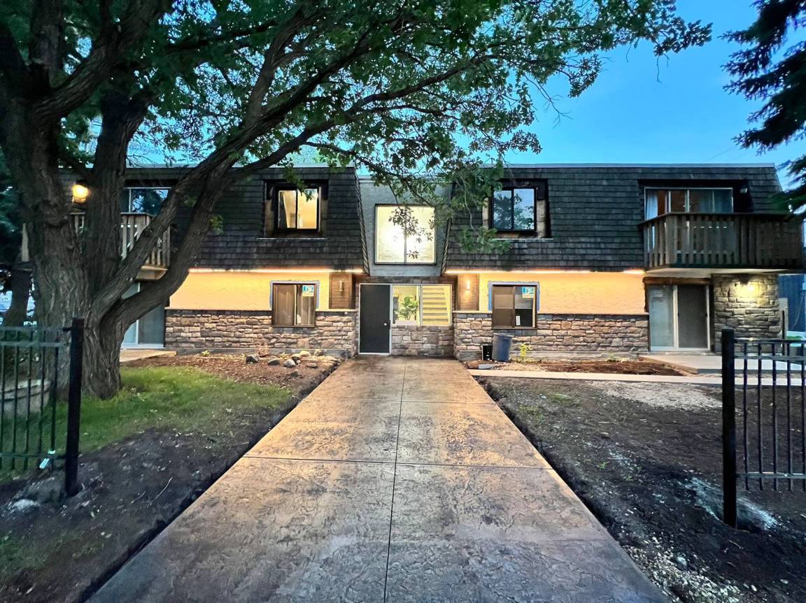 70 M² Apartment ∙ 2 Bedrooms ∙ 4 Guests - Saint Albert