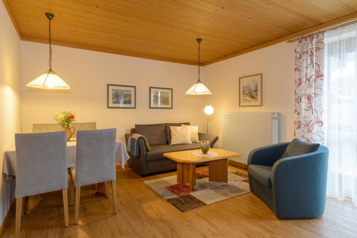 48 M² Ferienwohnung ∙ 1 Schlafzimmer ∙ 2 Gäste - Bodenmais