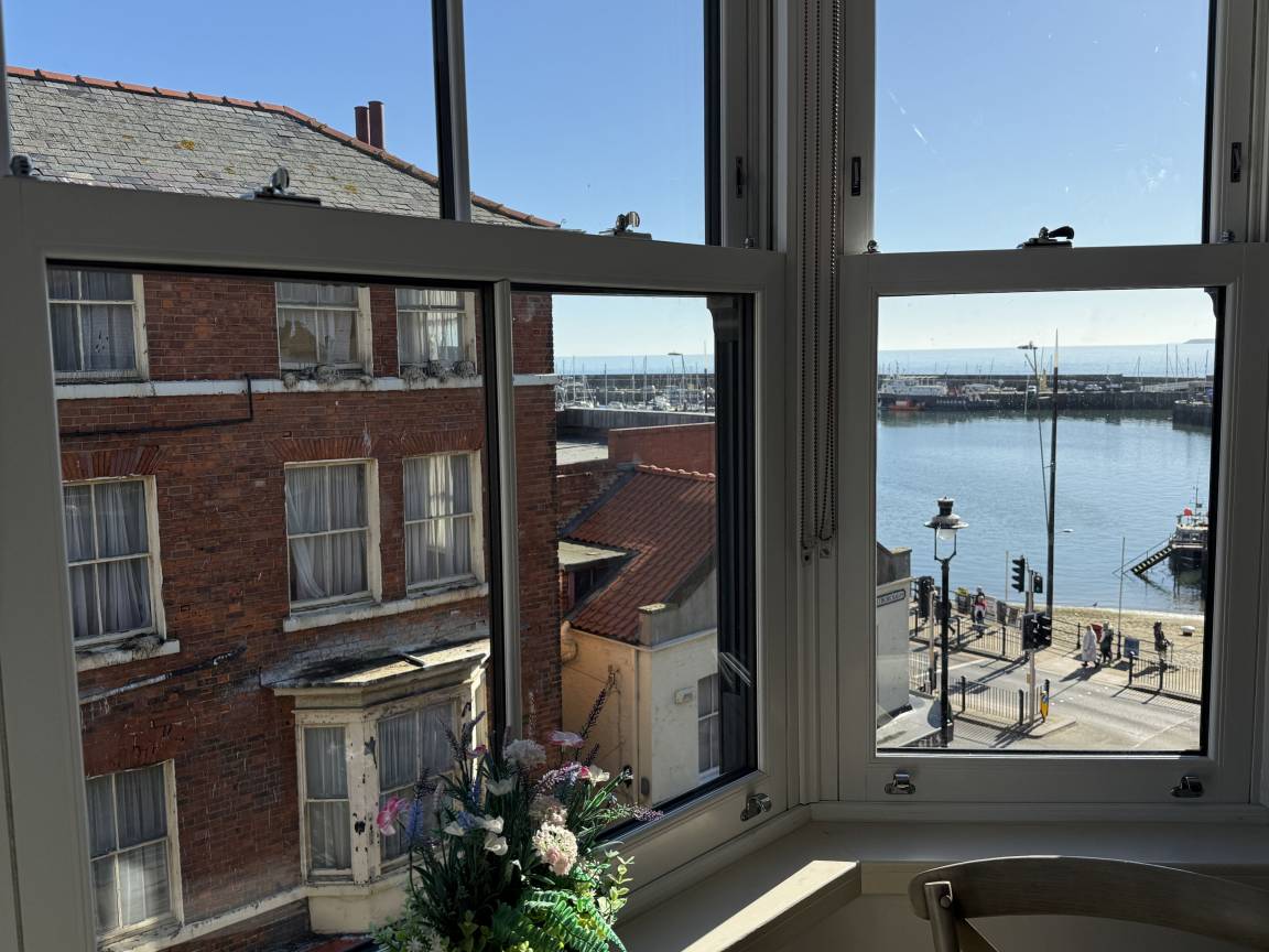 Cottage ∙ 2 Bedrooms ∙ 4 Guests - Scarborough