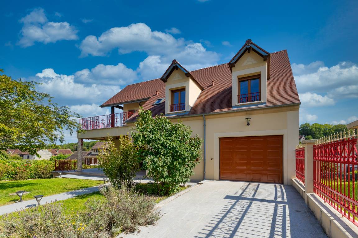 168 M² House ∙ 4 Bedrooms ∙ 8 Guests - Provins