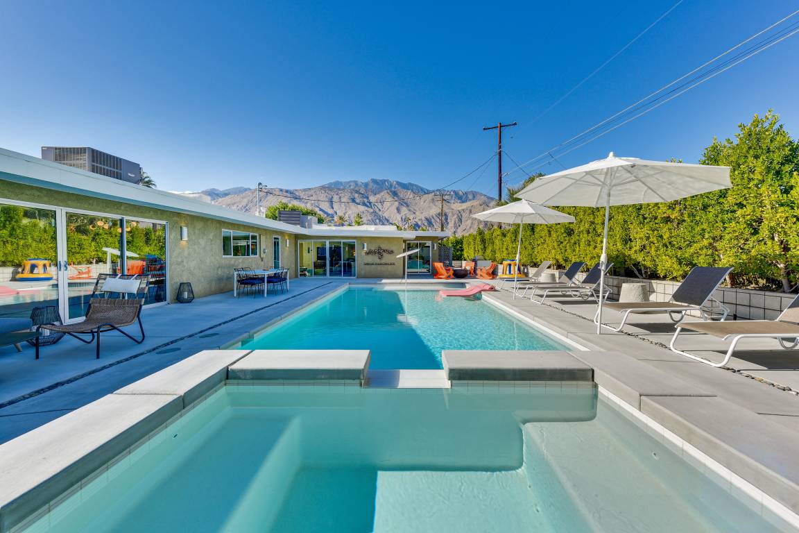 278 M² Ferienhaus ∙ 3 Schlafzimmer ∙ 7 Gäste - Palm Springs, CA