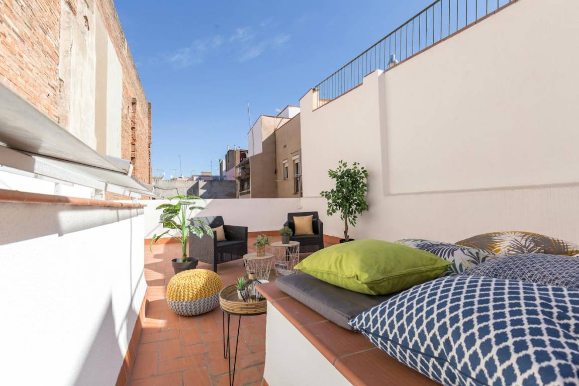 85 M² Apartment ∙ 2 Bedrooms ∙ 4 Guests - Barcelona