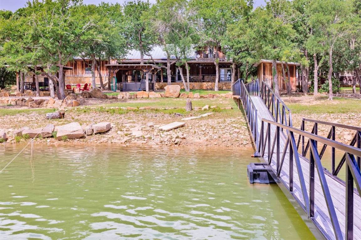 House ∙ 3 Bedrooms ∙ 13 Guests - Runaway Bay, TX