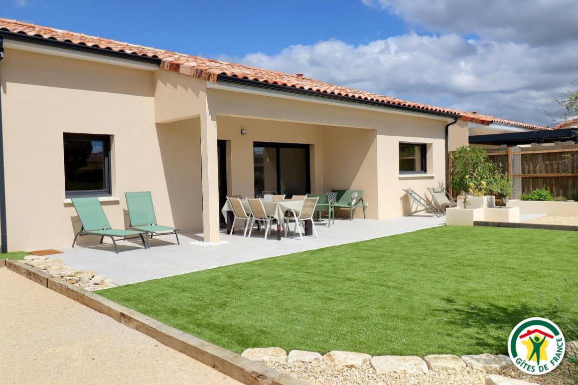 89 M² Gîte ∙ 3 Chambres ∙ 6 Personnes - Crest