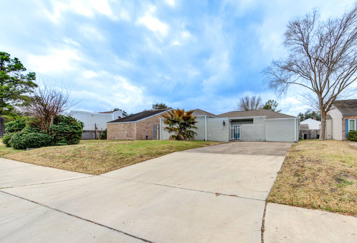 House ∙ 5 Bedrooms ∙ 10 Guests - Houston, TX