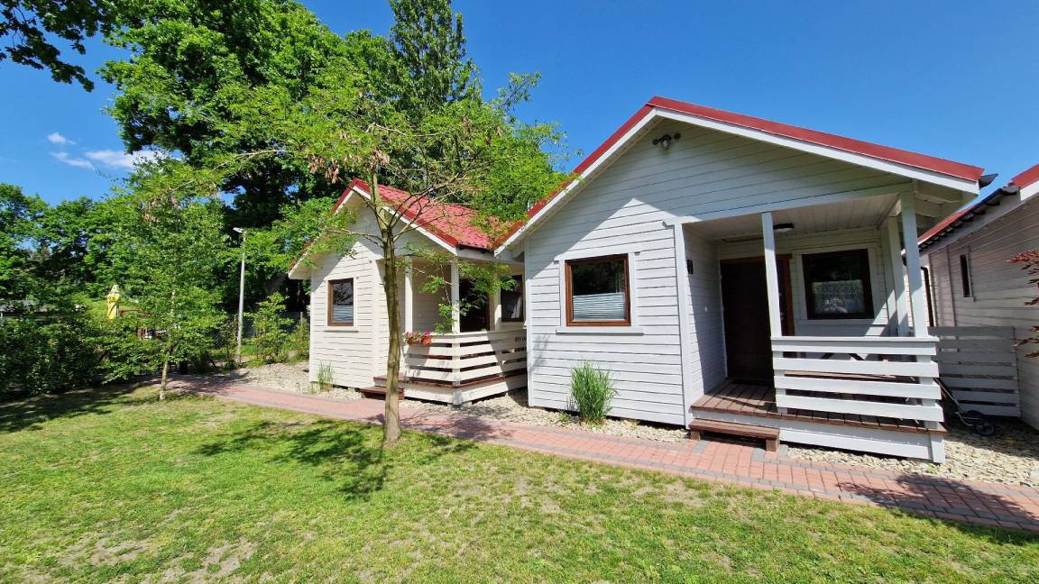 35 M² Ferienhaus ∙ 2 Schlafzimmer ∙ 6 Gäste - Dąbki