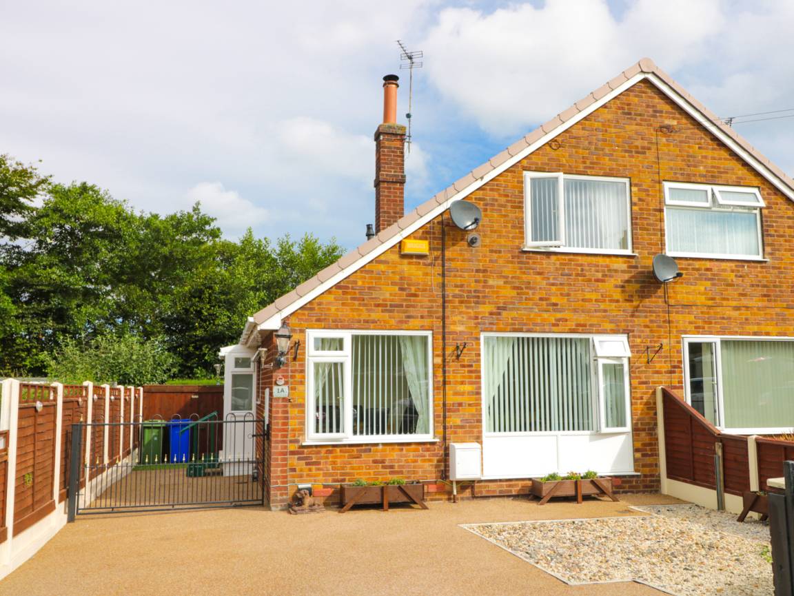 Cottage ∙ 3 Bedrooms ∙ 6 Guests - Withernsea