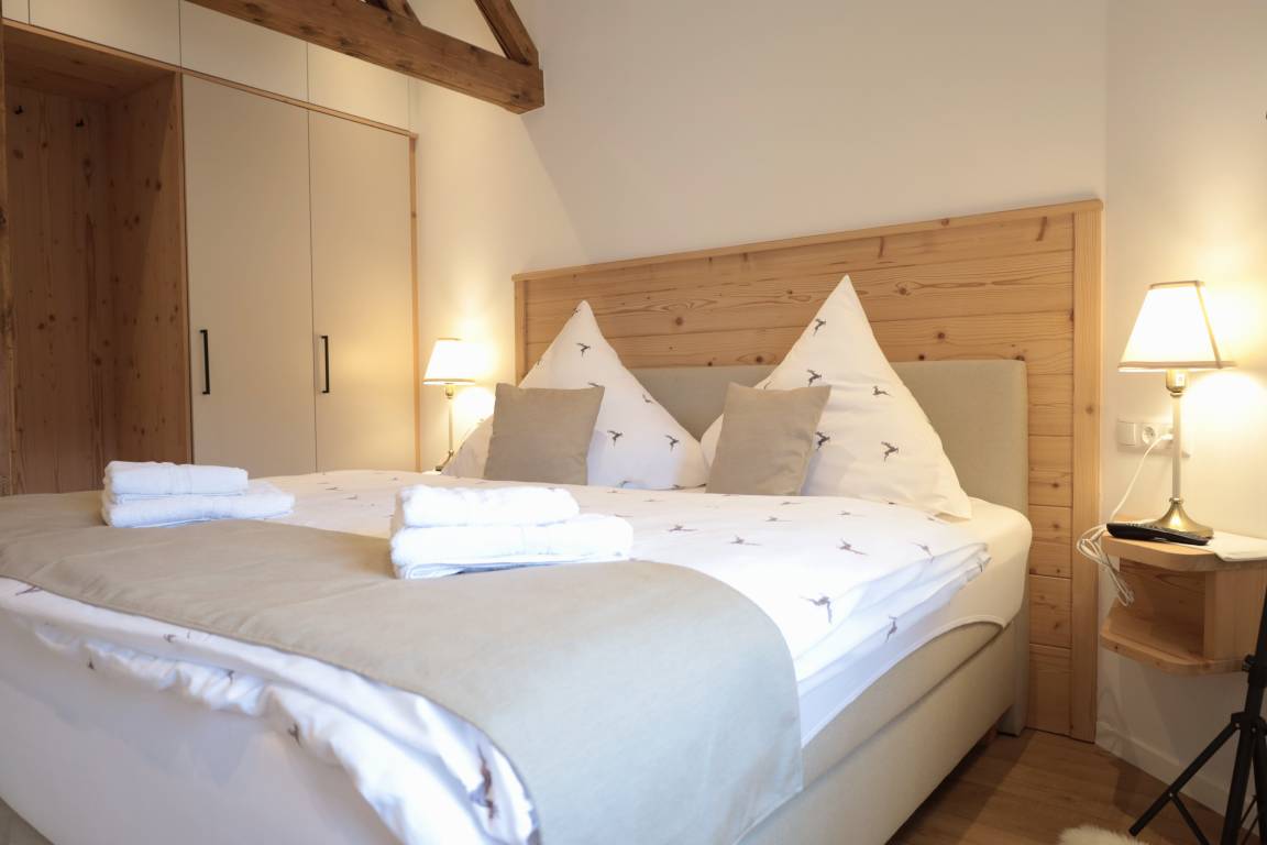 90 M² Ferienwohnung ∙ 2 Schlafzimmer ∙ 6 Gäste - Chieming