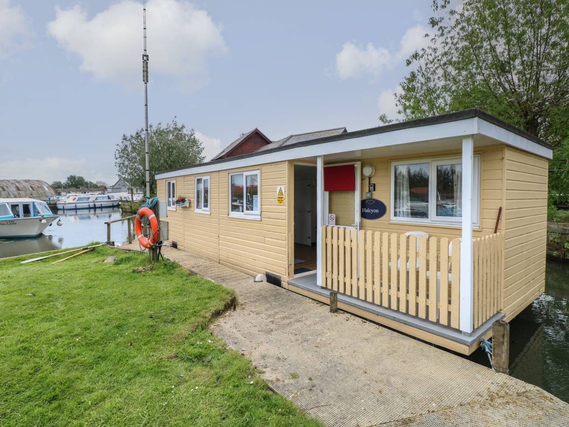 Cottage ∙ 2 Bedrooms ∙ 4 Guests - Horning