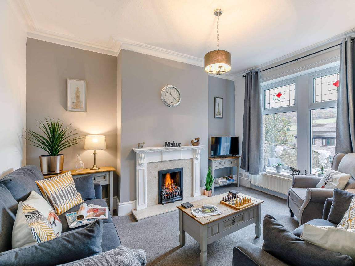 Cottage ∙ 4 Bedrooms ∙ 6 Guests - Holmfirth