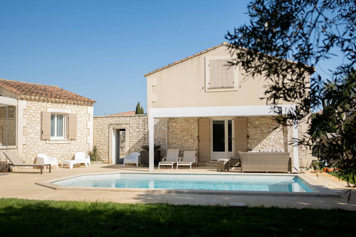 335 M² Maison De Vacances ∙ 6 Chambres ∙ 19 Personnes - Arles