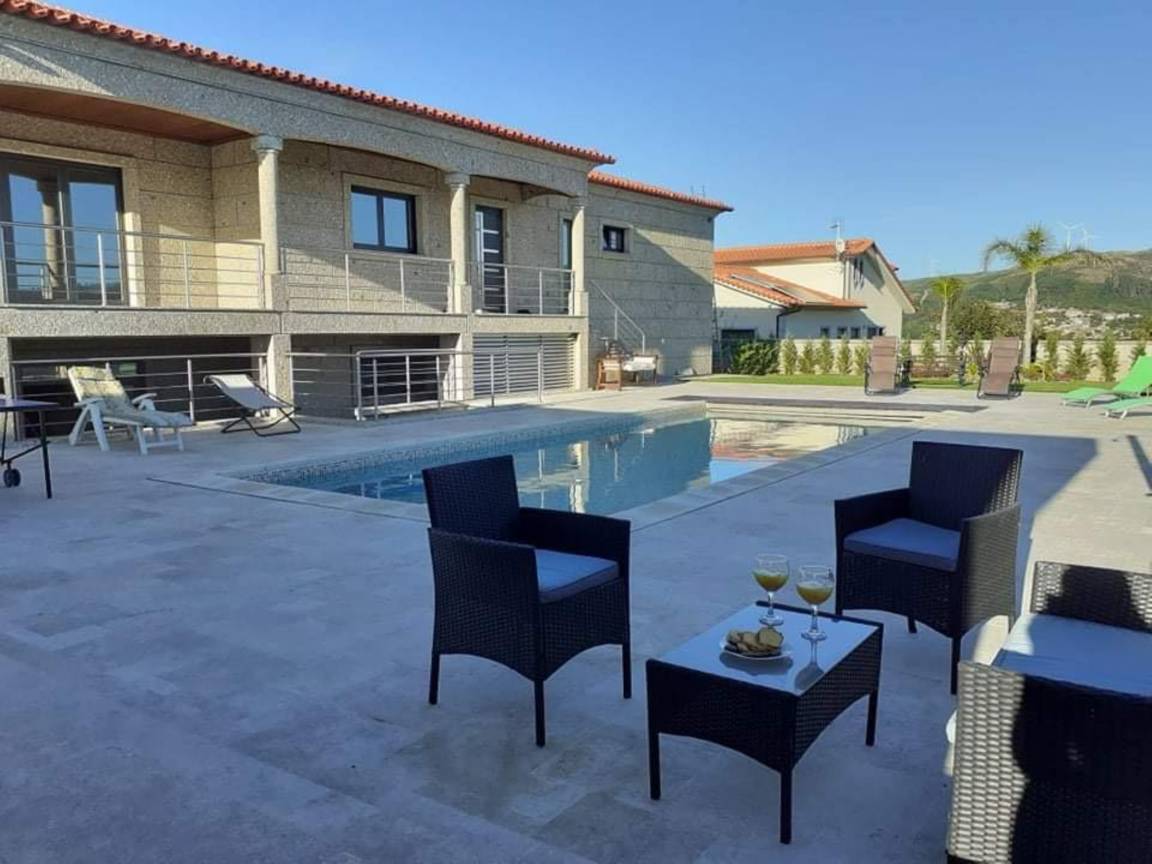 211 M² Villa ∙ 3 Chambres ∙ 6 Personnes - Fafe