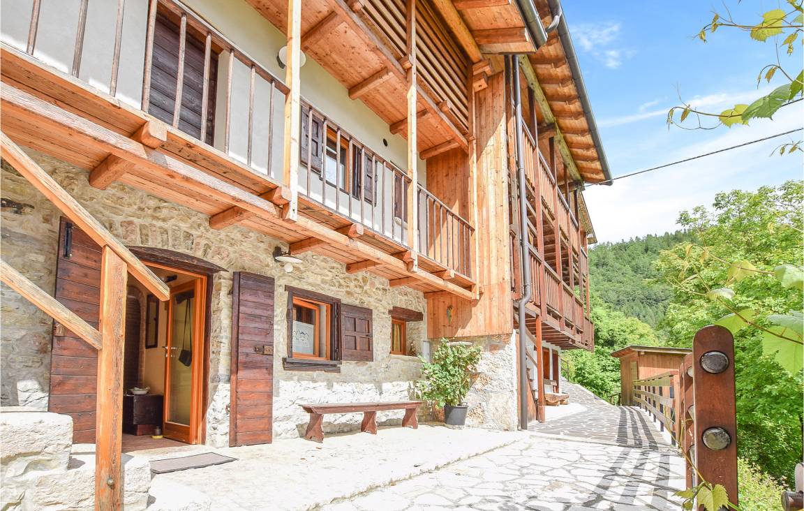 105 M² Maisonette ∙ 3 Bedrooms ∙ 8 Guests - Lagorai